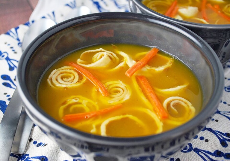 German Pancake Soup - Flaedlesuppe - Ahu Eats
